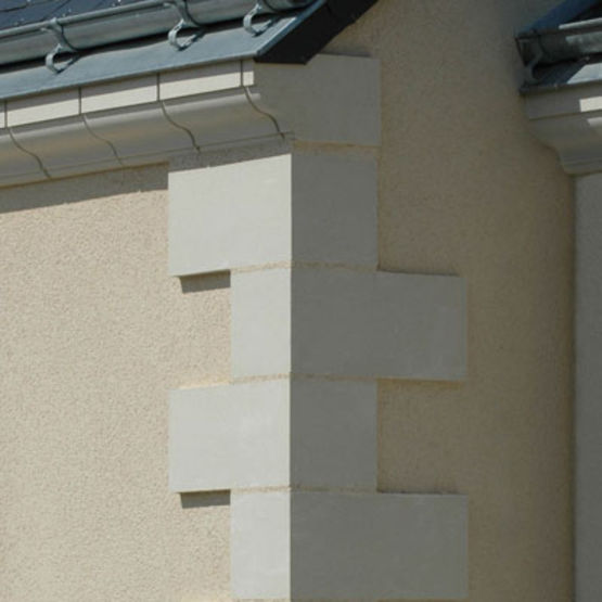 Chaînes d'angle : Angles préfabriqués pour appareillage aspect pierre de taille – Batiproduits