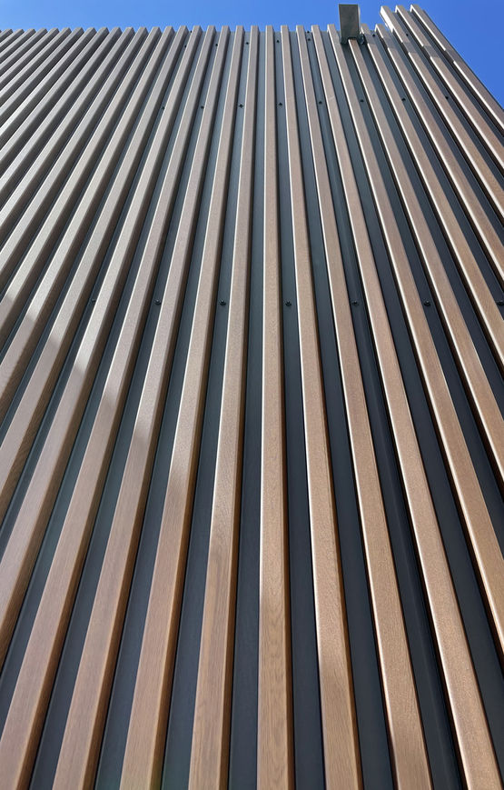 Bardage Acier imitation Bois avec revêtement à impression sélective ...