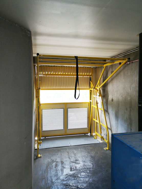 Barrière écluse de sécurité formant porte en façade - TRIAX