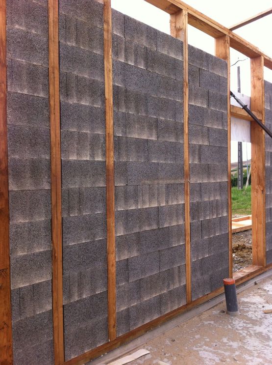 ISOLABLOC : Bloc coffrant isolant en béton aggloméré bois-ciment lisse ...