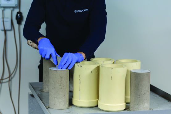 Ecocem CEM III : Ciment bas carbone prêt à l'emploi normalisé ...