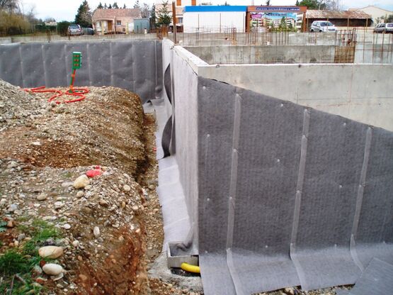 Géocomposite de drainage et de filtration | ENKADRAIN B10/ B10 De ...