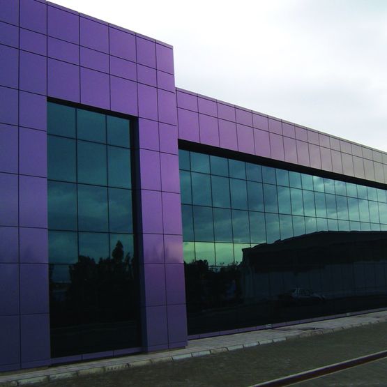 Panneaux sandwich à parement aluminium irisé | Alucobond Spectra - 3A ...