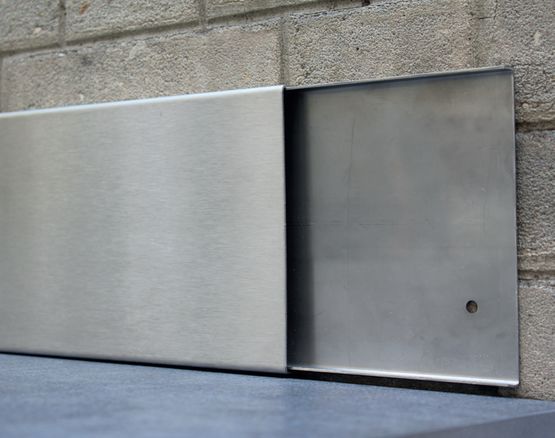 Plinthe de protection décorative en INOX et 100% personnalisable ...