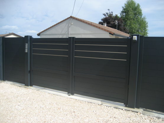 Portail aluminum contemporain battant et coulissant - Profils Systèmes