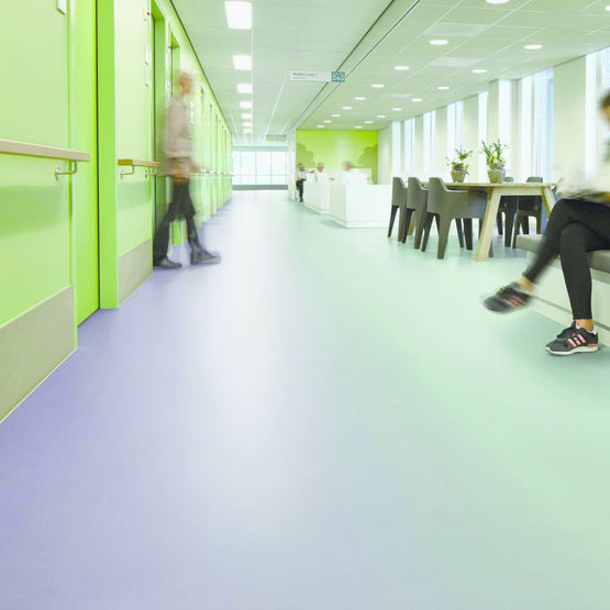 Sol PVC hétérogène compact pour usage intensif - FORBO FLOORING SYSTEMS