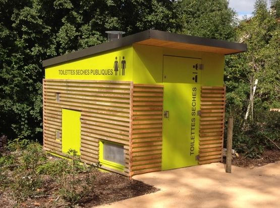 Toilettes publiques autonomes à lombricompostage | Saniverte - SANISPHERE