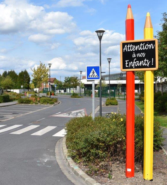 Totem de signalisation CRAYON DOUBLE FIBRE AVEC ARDOISE - SERAC ...